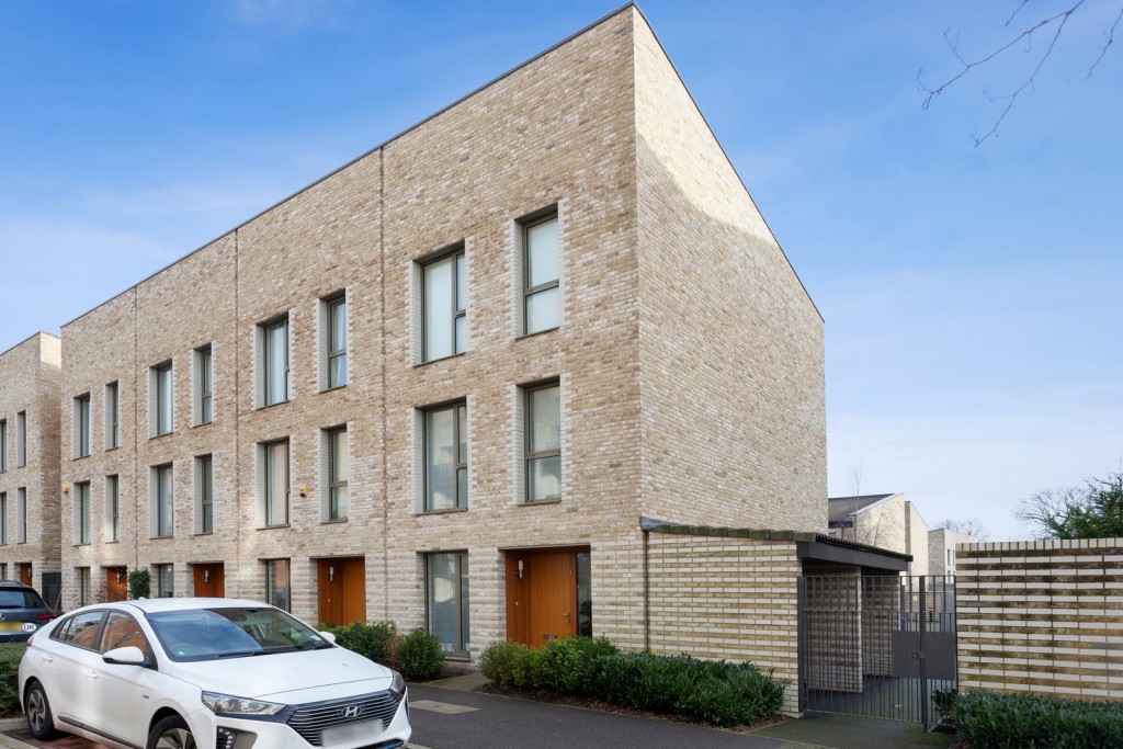 Lacey Drive, Edgware, 4 bedroom, Town House